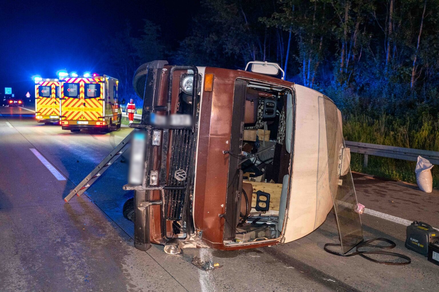 A14 bei Döbeln: Zwei Verletzte bei Unfall mit altem Wohnmobil | Medienportal Grimma
