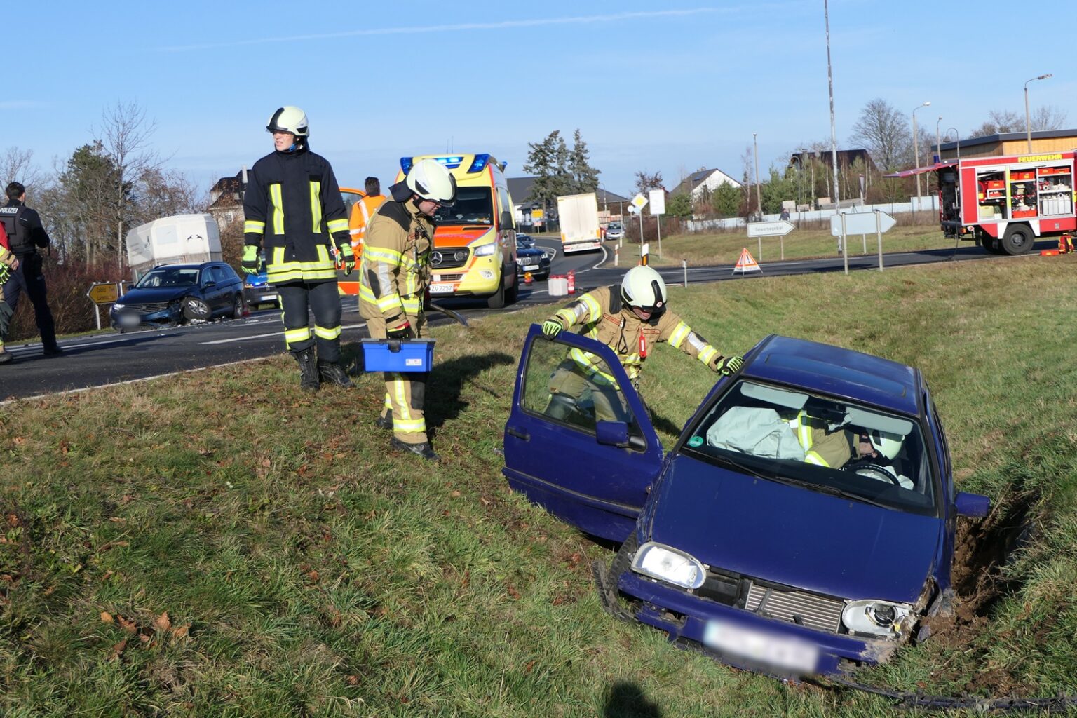 Schwerer Unfall auf der B107 bei Großbothen | Medienportal Grimma